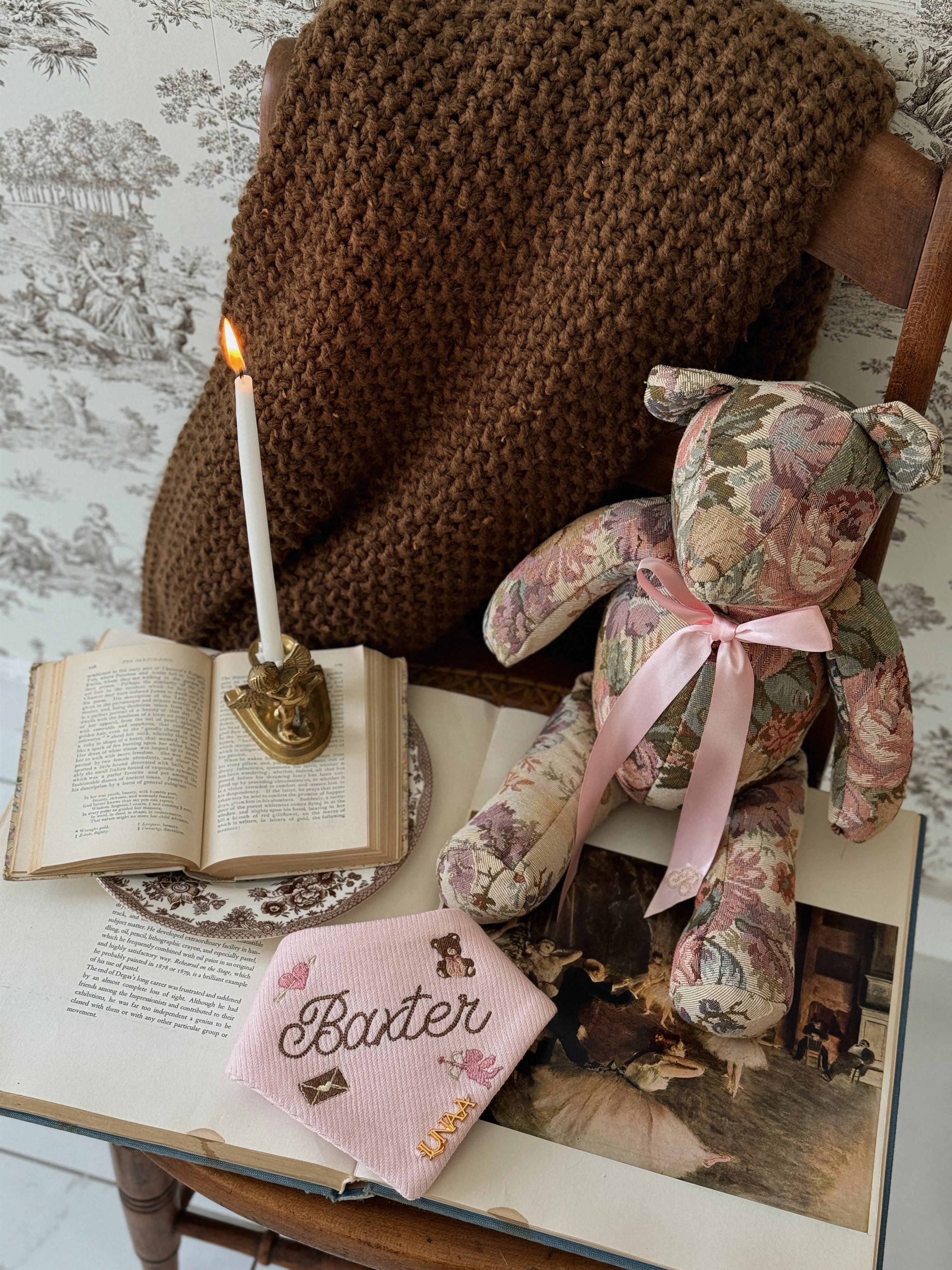 Lunaa is a lifestyle brand that is designed for you and your pup.